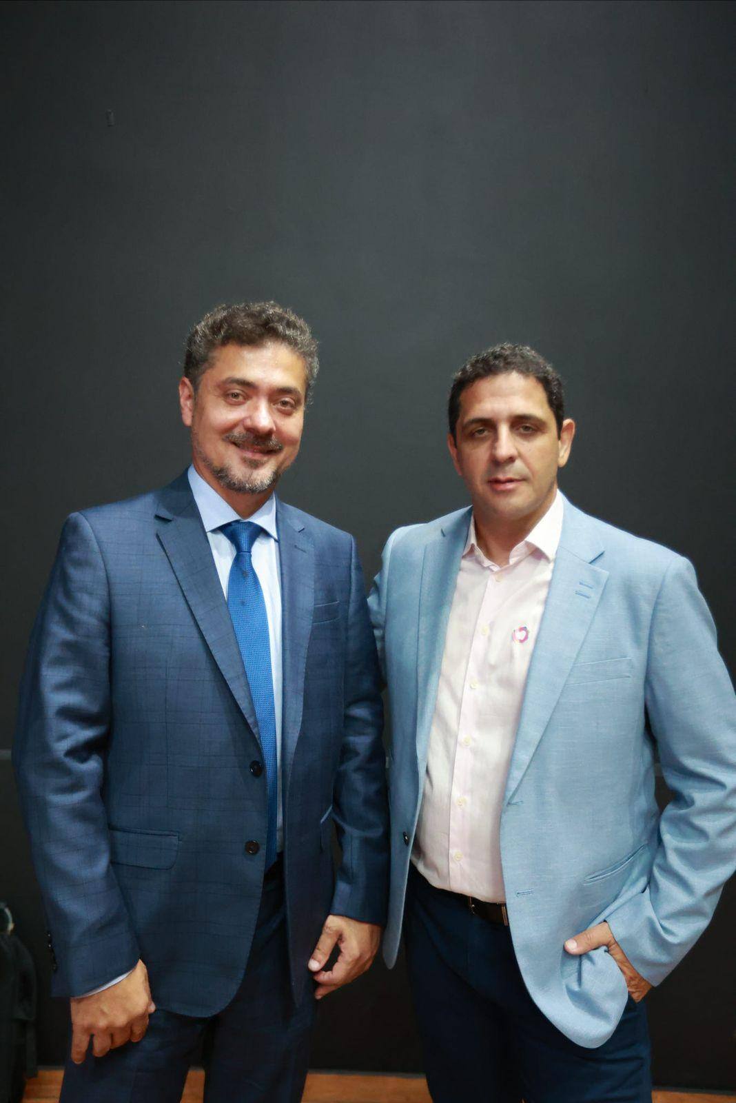 Sob aplausos e com auditório lotado, Heron Guimarães e Dr. Joab tomaram ...