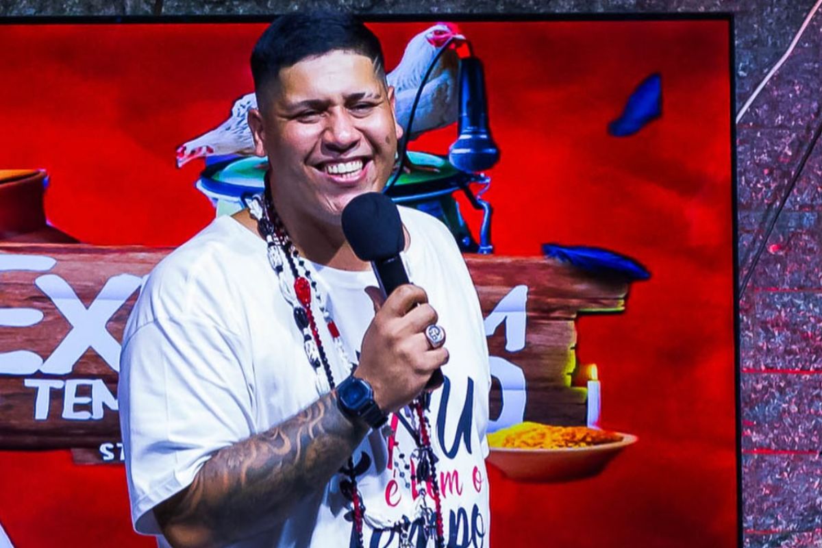 Comédia stand-up ‘Exu é Bom o Tempo Todo’ chega ao Los Pablitos Pub, no ...