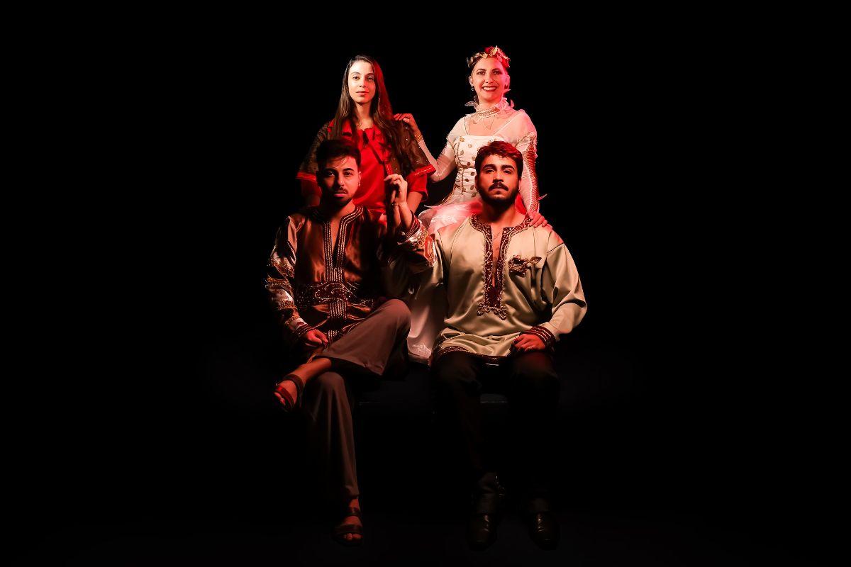 Peça gratuita do Coletivo Balaústre leva humor a Betim | O Tempo Betim